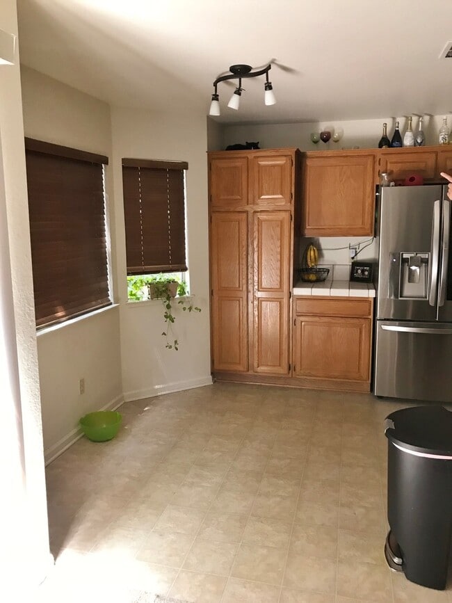Modern 3 Bedroom 2 Story 3 Car Garage in Vacaville *Star Rentals Off ...