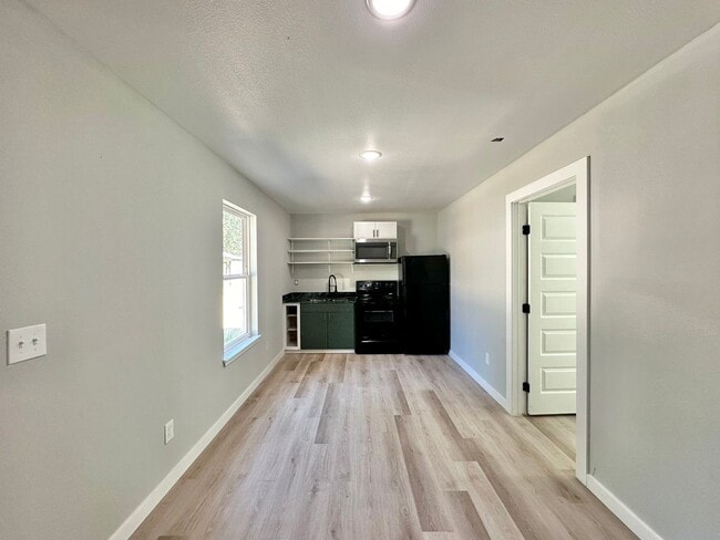 Spur 164 Duplex Apartment Unit E (Downstairs) - Tyler, TX | ForRent.com