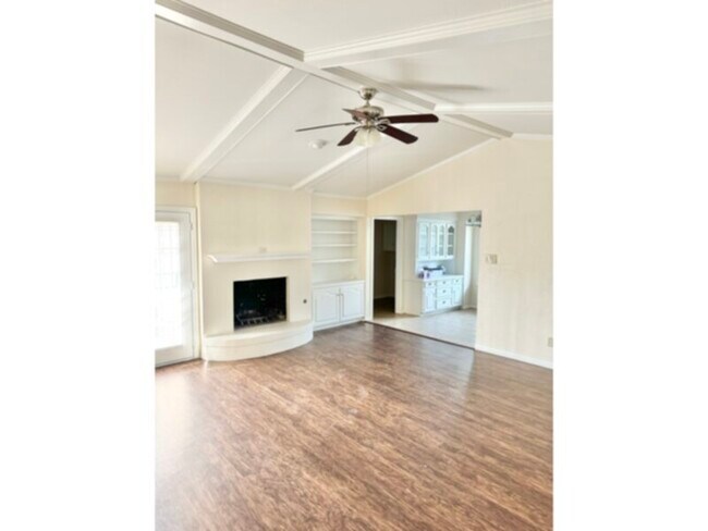 Beautiful Four Bedroom Home in the Red Bir... - House Rental in Dallas ...