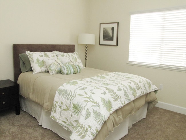 The Oaks at Hackberry Apartments For Rent in Sacramento, CA | ForRent.com
