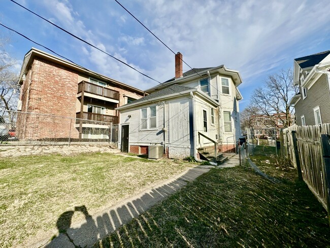 3321 California St Off-Campus Housing, Omaha, NE