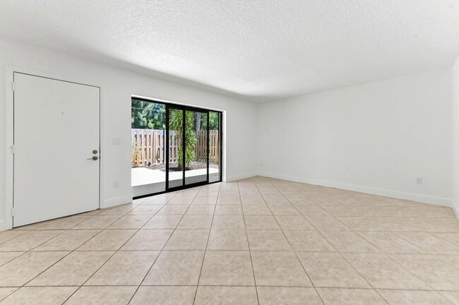 825 Center St - Casa adosada en renta en Jupiter, FL| ForRent.com