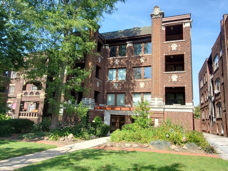 2673 Euclid Heights Blvd Unit 6 - Condo for Rent in Cleveland, OH ...