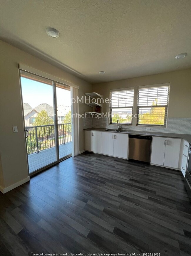 Delightful Three-Bedroom, Two-Bath Home: E... Unit 201 - Condo for Rent ...