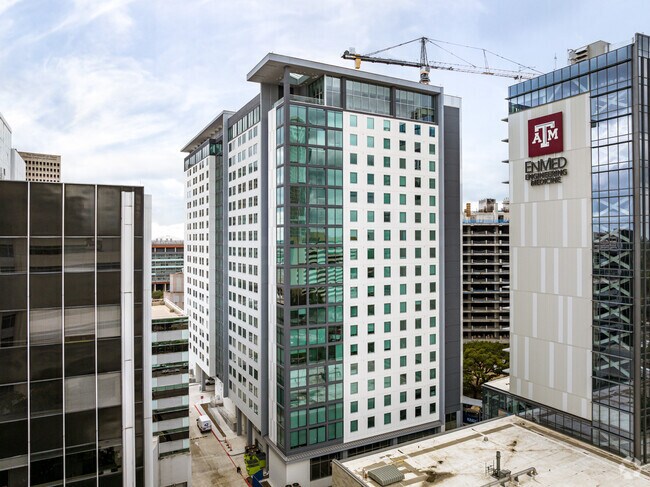 Life Tower Apartments - Houston, TX | ForRent.com
