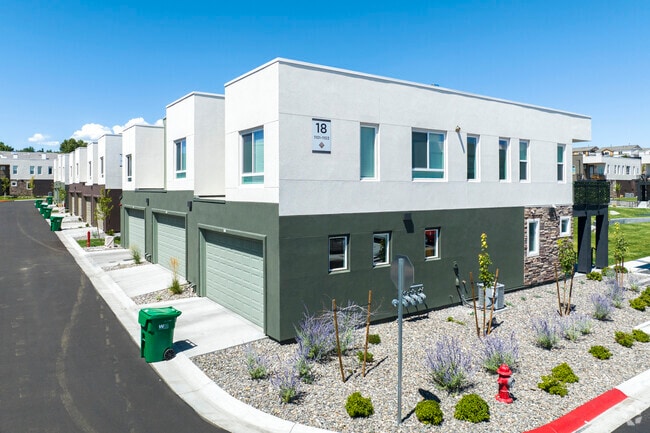 The Retreat Luxury Apartments & Townhomes - Reno, NV | ForRent.com