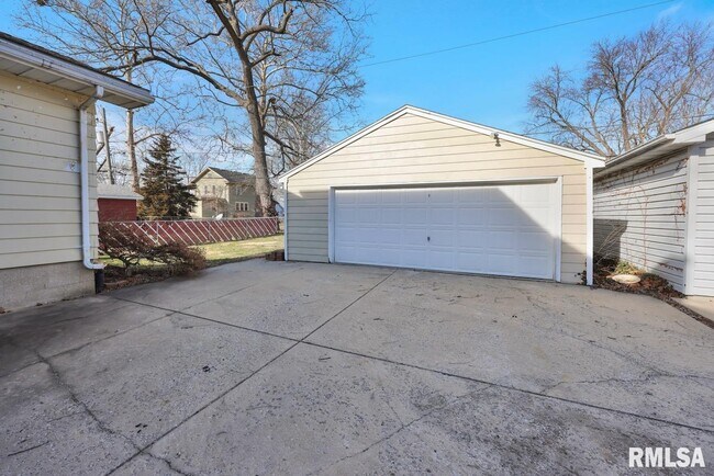 2601 W Kenwood Ave Rental - House Rental in West Peoria, IL | ForRent.com
