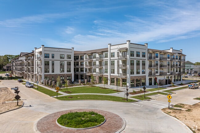 The Everly at Rouzan Apartments - Baton Rouge, LA | ForRent.com