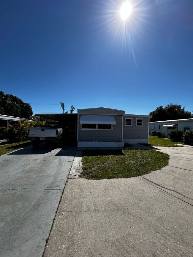 **FIRST MONTHS RENT FREE*** 2 Bedroom Home... - House Rental in North ...