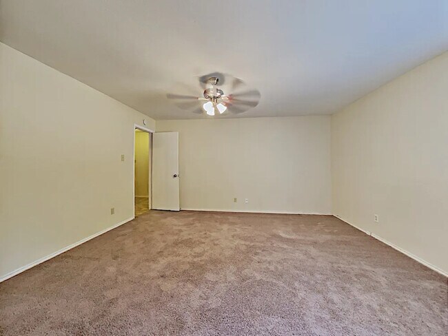 1236 N Creek Dr - House Rental in Fort Worth, TX | ForRent.com