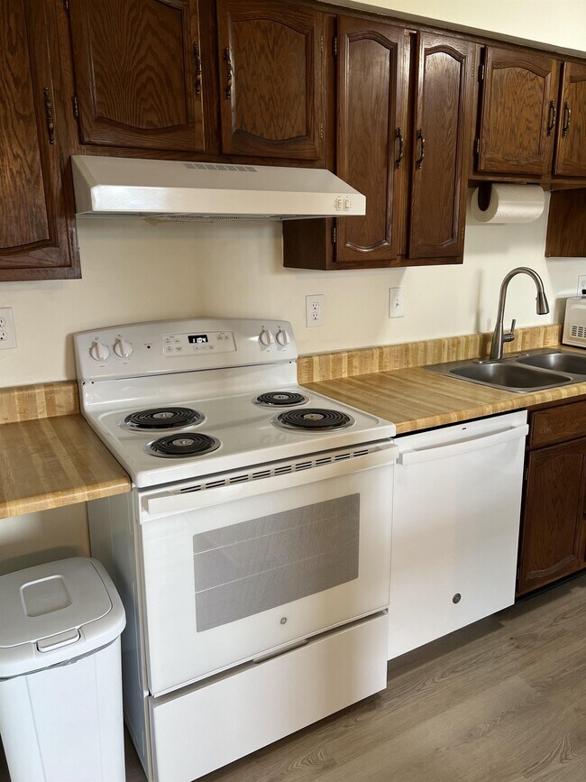 995 Heather Ridge Dr Townhome - Townhome Rental in Frederick MD ...