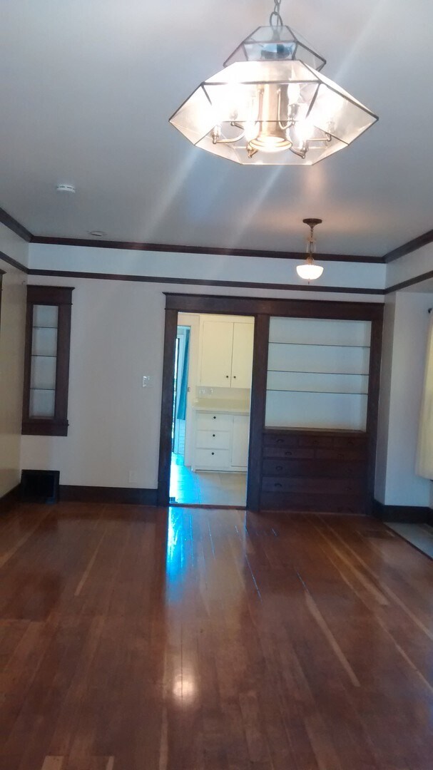 Sunny, Charming Home in This Mature Neigh... - House Rental in Salem ...