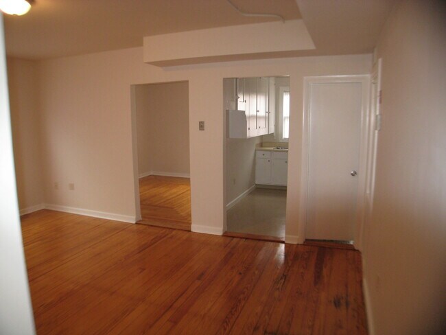 Renovated 2BR Near Cass Park Apartment Unit 2R - Woonsocket, RI ...