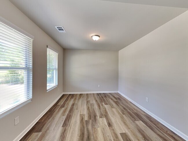 HALF OFF RENT!! Elegant Home located in Po... - House Rental in ...