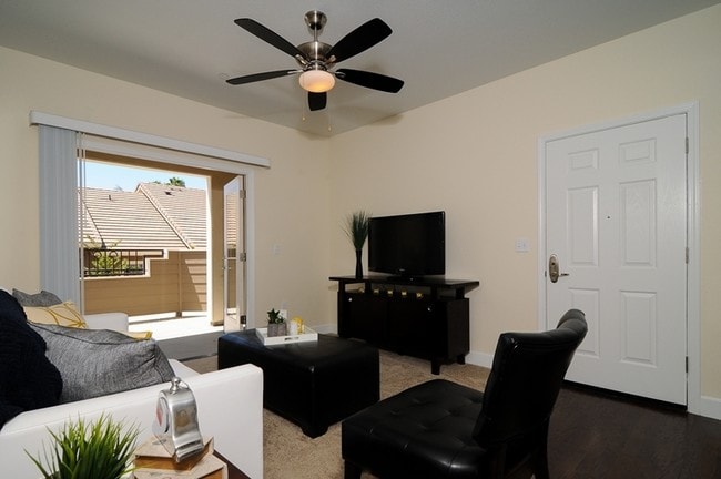 The Oaks at Hackberry Apartments For Rent in Sacramento, CA | ForRent.com