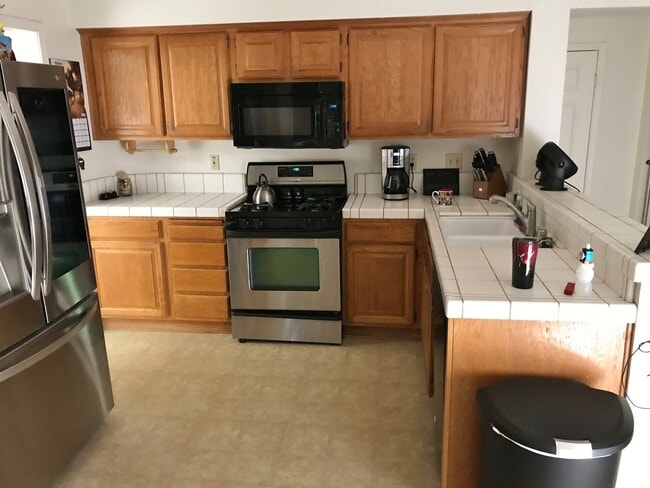 Modern 3 Bedroom 2 Story 3 Car Garage in Vacaville *Star Rentals Off ...