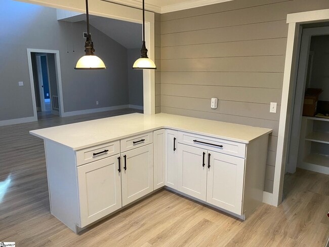 10 Stonecutter Ln - House Rental in Taylors, SC | ForRent.com