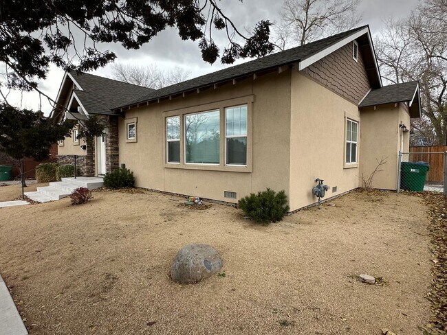 Charming 2-Bed, 2-Bath Home with Low-Maint... - House Rental in Reno ...