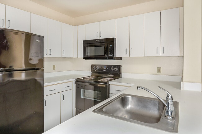 Bigelow Commons Apartments For Rent in Enfield, CT | ForRent.com