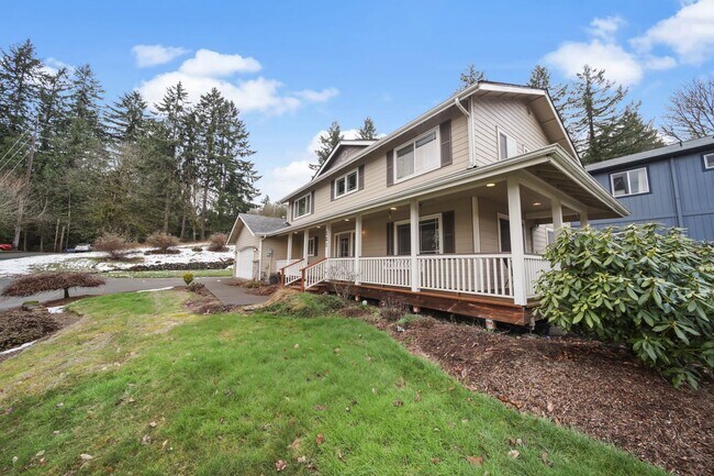 MOVE IN READY!!! Entertainers delight! 4 b... House - House Rental in ...