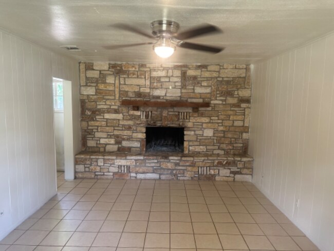 1304 Progress St Rental - Casas en Alquiler - San Marcos, TX | ForRent.com