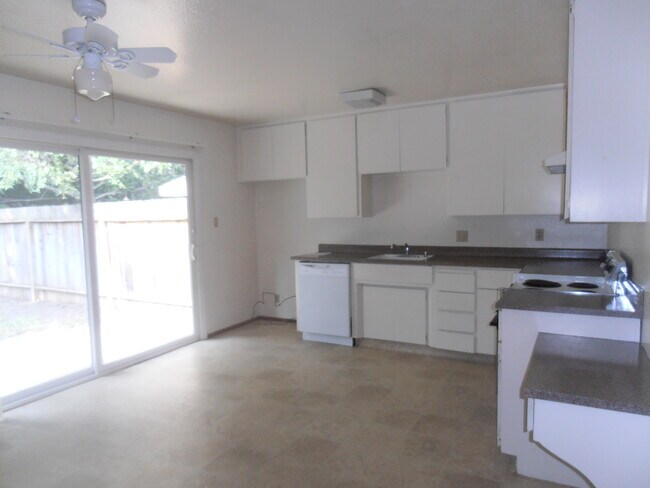 8146 Monte Park Ave Off-Campus Housing, Fair Oaks, CA