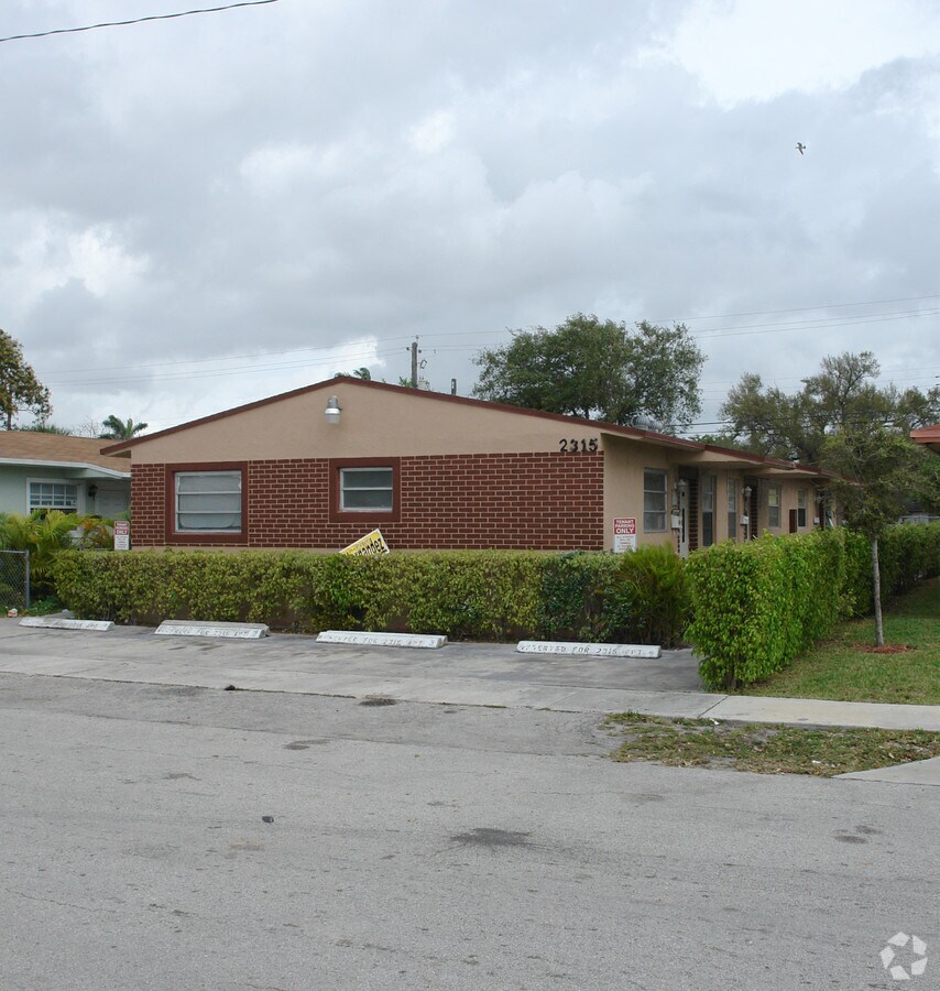 2315 Farragut St Apartments For Rent in Hollywood, FL | ForRent.com