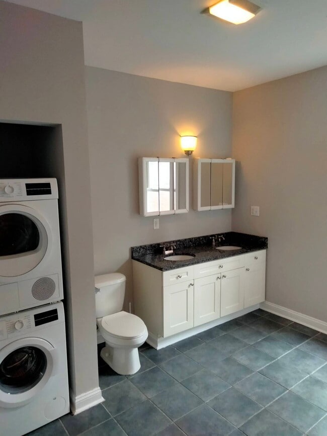 10-12 Hawthorn St Unit 3 Off-Campus Housing, Hartford, CT