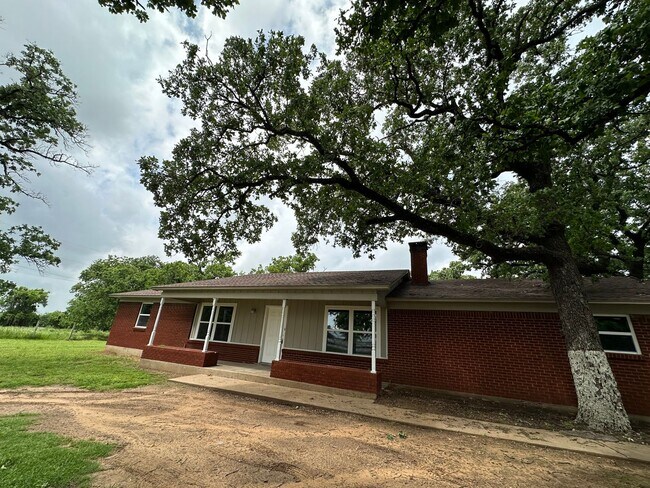 Home on heavily treed acre lot in Joshua ISD - House Rental in Joshua ...