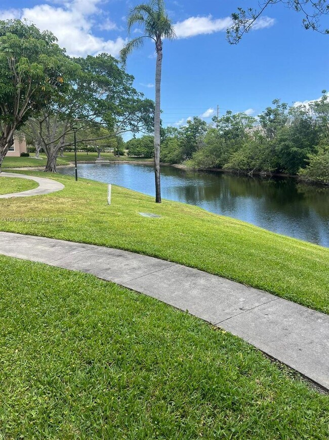 601 Cypress Lake Blvd Condo Unit N14 - Condo for Rent in Pompano Beach ...