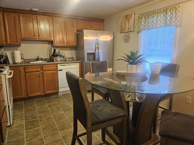 289 Elmwood St Unit 2 Off-Campus Housing, North Attleboro, MA