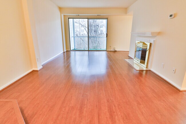 13 Pickering Ct - Townhome for Rent in Germantown, MD | ForRent.com