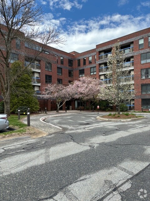 Merrimack College Off-Campus Housing & Apartments | ForRentUniversity