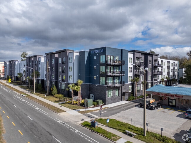 The Metropolitan Gainesville Apartments | University of Florida | Off ...