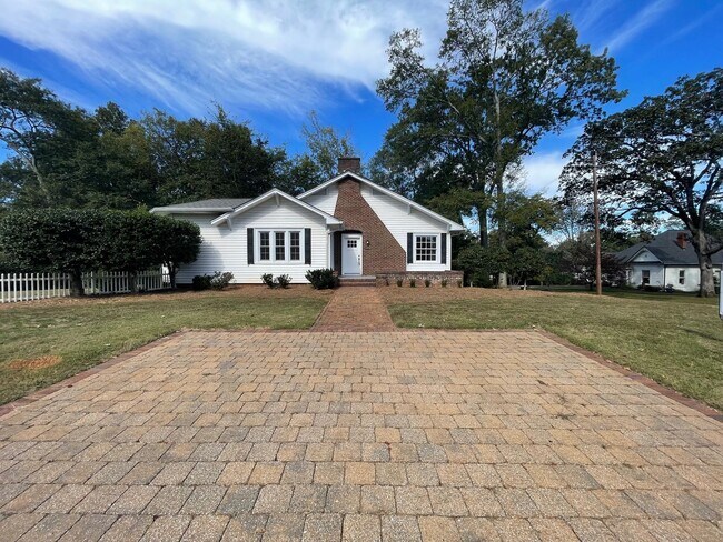 Updated 3/2 House in Old East Rome $1,895 - House Rental in Rome, GA ...