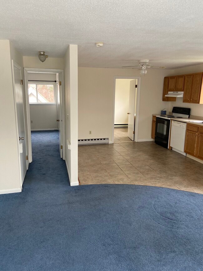 371 Hillside Ave Unit 371 Hillside Avenue - Naugatuck, CT | ForRent.com