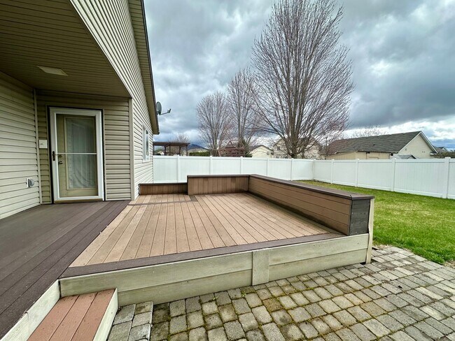 RANCHER IN SUNSHINE MEADOWS (APP#58) House - House Rental in Coeur d ... RANCHER IN SUNSHINE MEADOWS (APP#58) House - House Rental in Coeur d ...