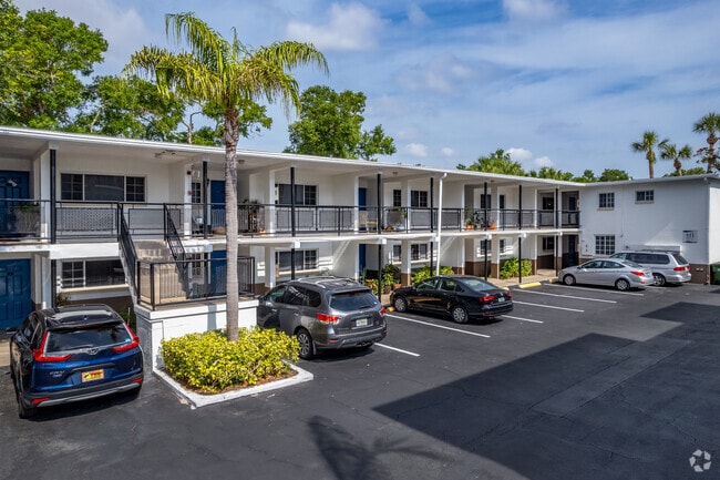 Nautica Apartments - Saint Petersburg, FL | ForRent.com