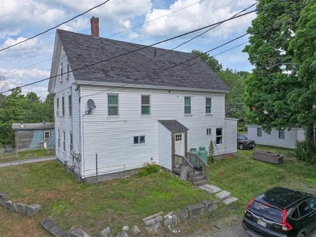 12 Church St Off-Campus Housing, Farmington, NH