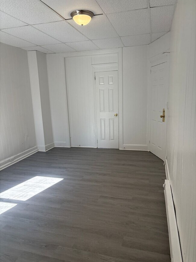 Section 8 Eligible-1st Floor 1 Bedroom Apa... - House Rental in York ...