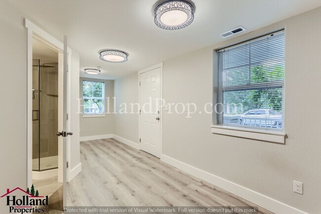 Lovely 4 bedroom in the Progress Ridge com... - Townhome Rental in ...