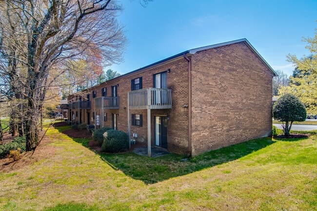 The Flats at Salem Apartments For Rent in Winston-Salem, NC | ForRent.com
