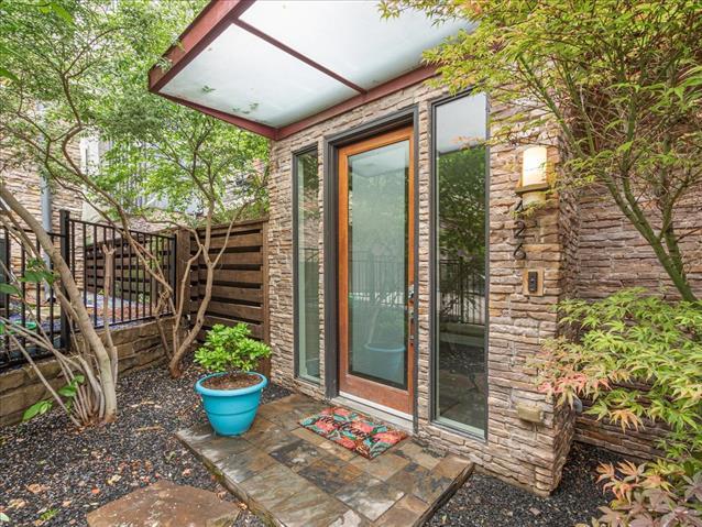 426 Trinity River Cir - Townhome Rental in Dallas TX | ForRent.com