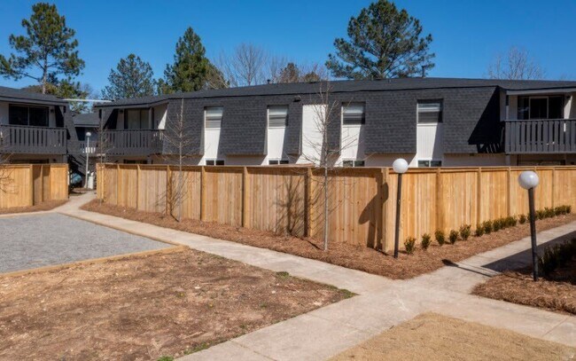 RiverHouse Apartments - Riverside, AL | ForRent.com