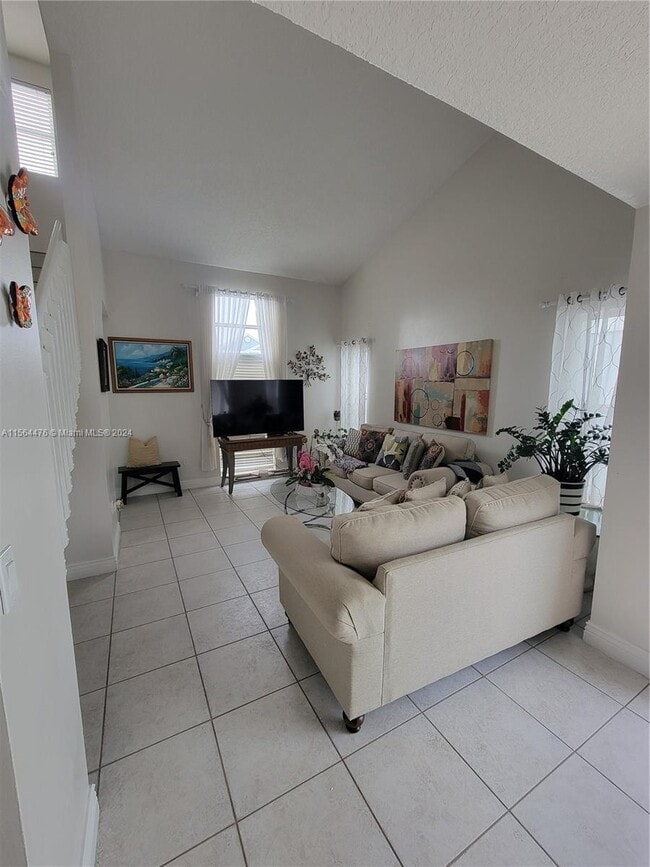 10037 SW 222nd St - House Rental in Cutler Bay, FL | ForRent.com