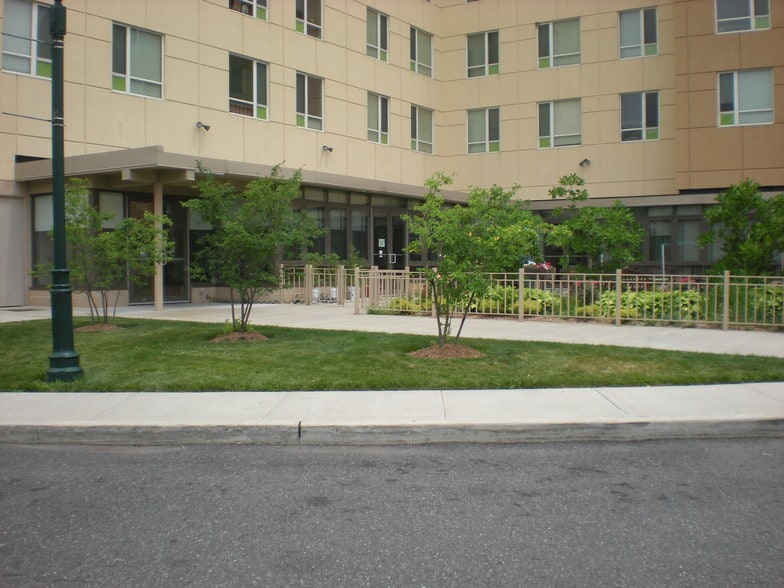Senior-Living Apartments for Rent in Gilgo-Oak Beach-Captree NY - 865 ...