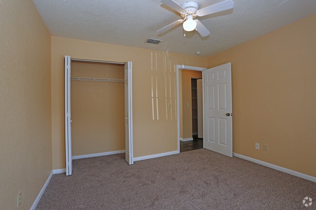 Sterling Pointe Apartments - Silver Springs, FL | ForRent.com