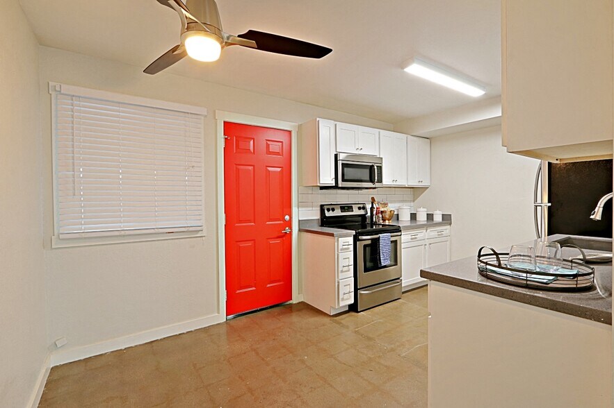 The Collins | Phoenix, AZ | ForRent.com