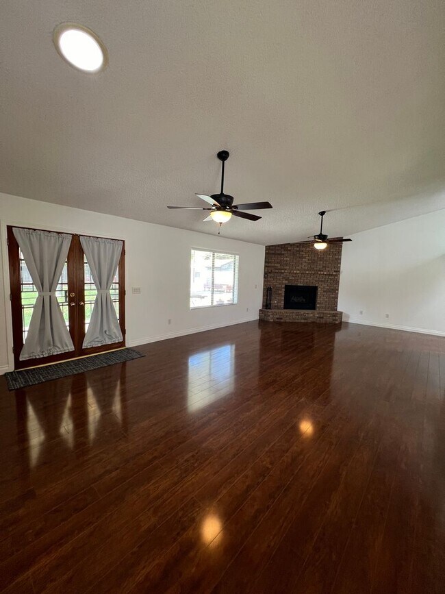 6308 Spring Valley Dr Rental - Casas en Alquiler - Bakersfield, CA ...