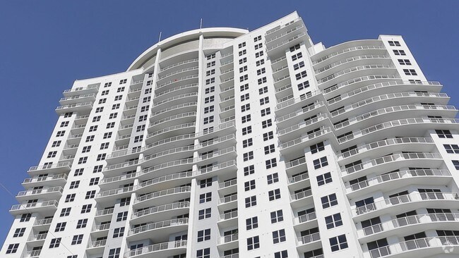 Circ Residences Apartments - Hollywood, FL | ForRent.com